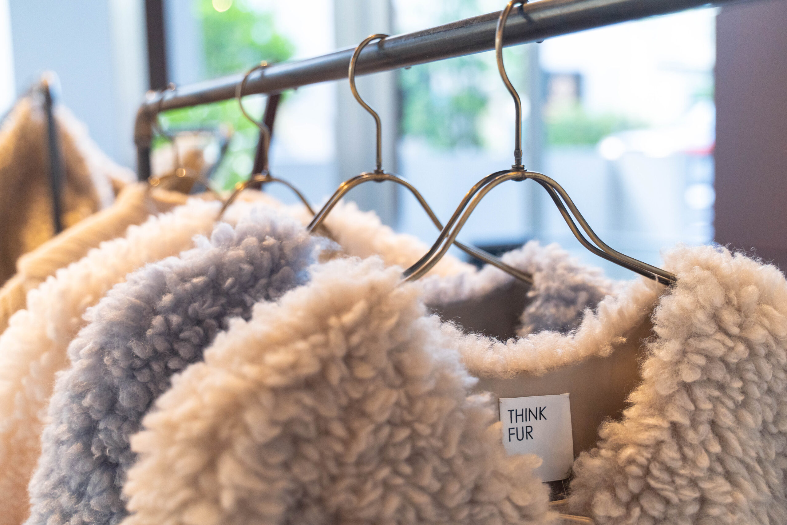 アパレルブランド「THINK FUR」の展示会に参加させていただきました。 | 株式会社FMC
